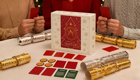 Who Is The Traitor? Christmas Cracker Game Set